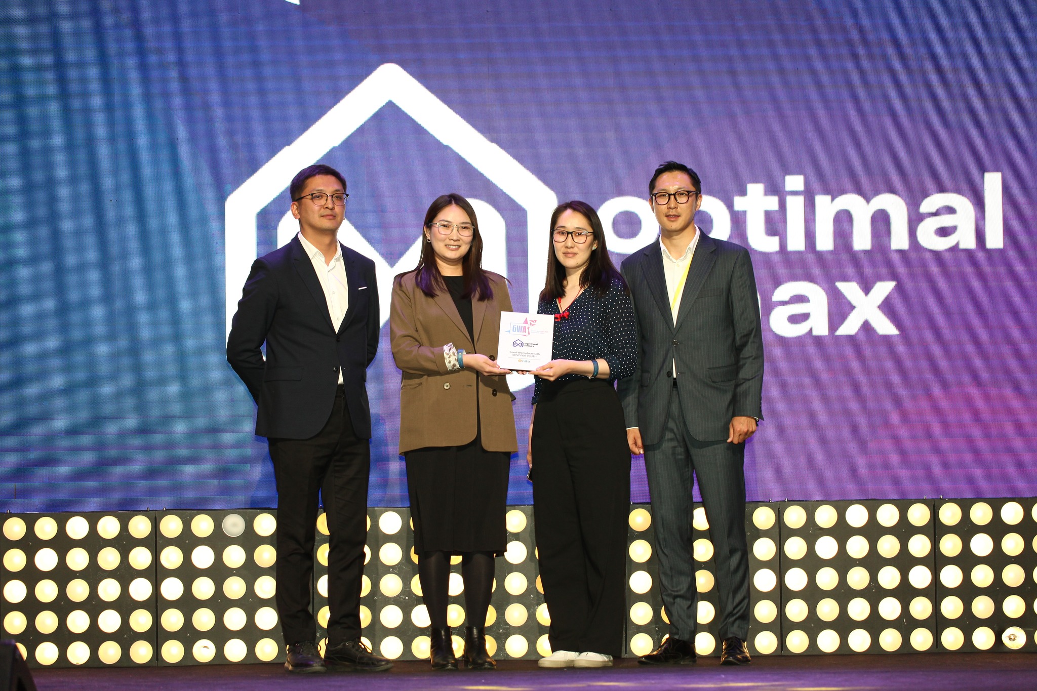 "Оптимал Эн Макс ХХК ""Залуучуудад ээлтэй байгууллага"" шагналын эзэн ...